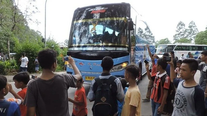 Om Telolet Om: Indonesia's Honk Meme Explained